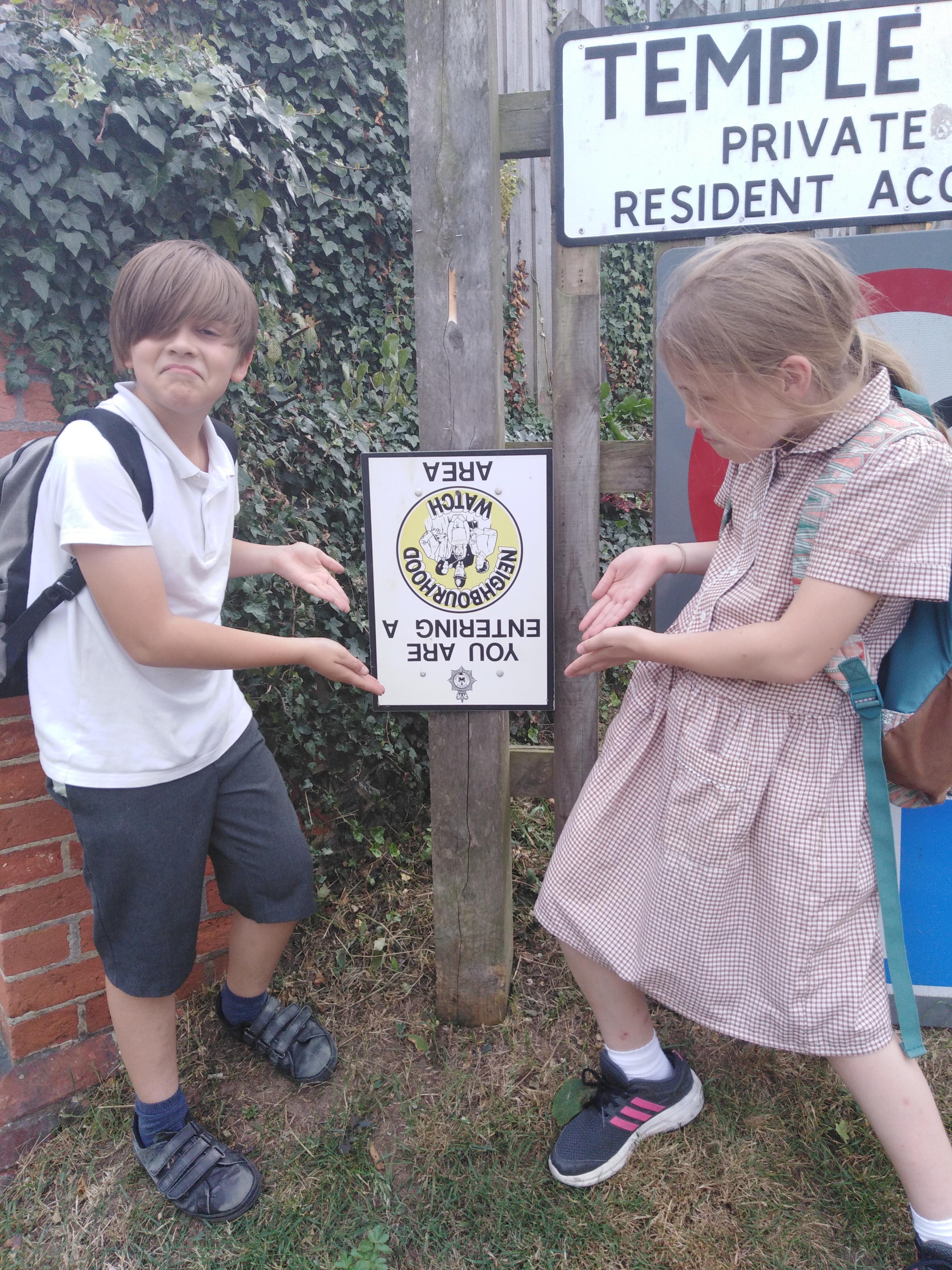 My friends critising this design fail. | Scrolller