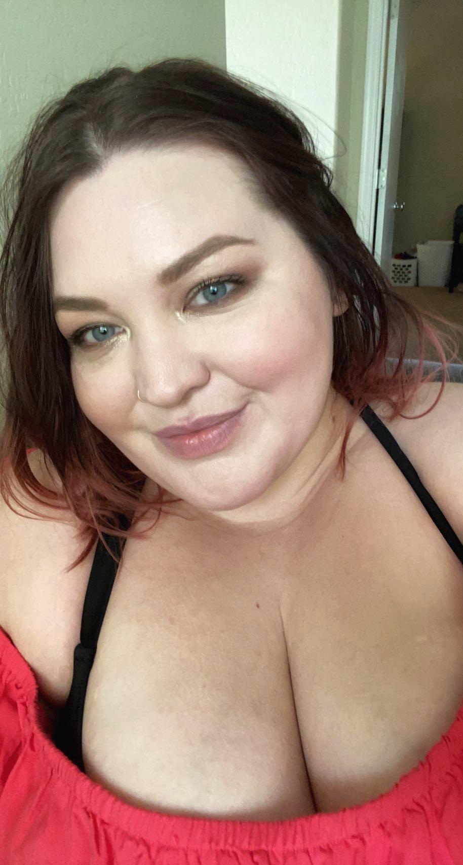 My heart hurts, but here’s my face anyway 🥀 | Scrolller