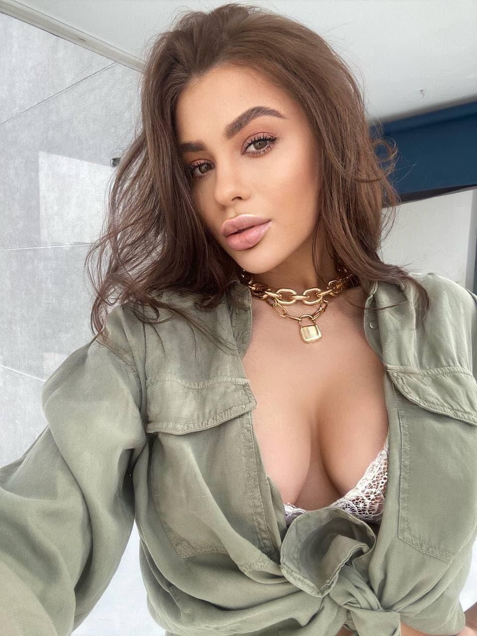 My lips are made for something bigger and harder | Scrolller