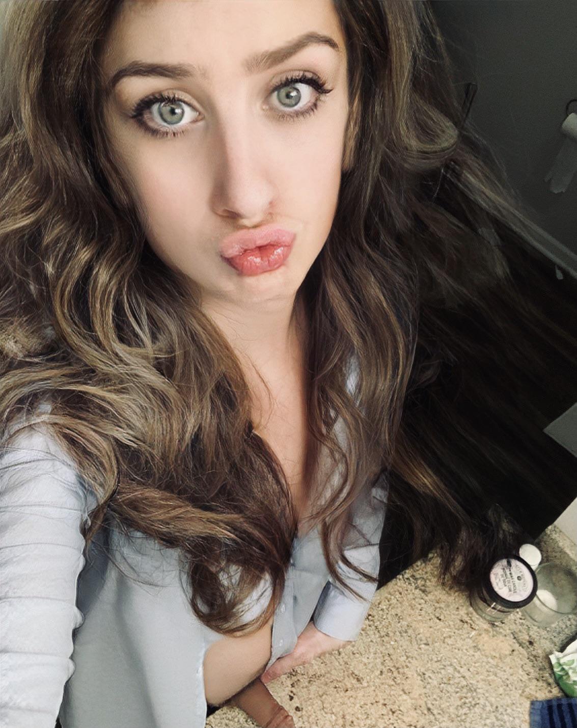 My little clitty is getting excited! Now all I need is a cock on these lips 😘 | Scrolller