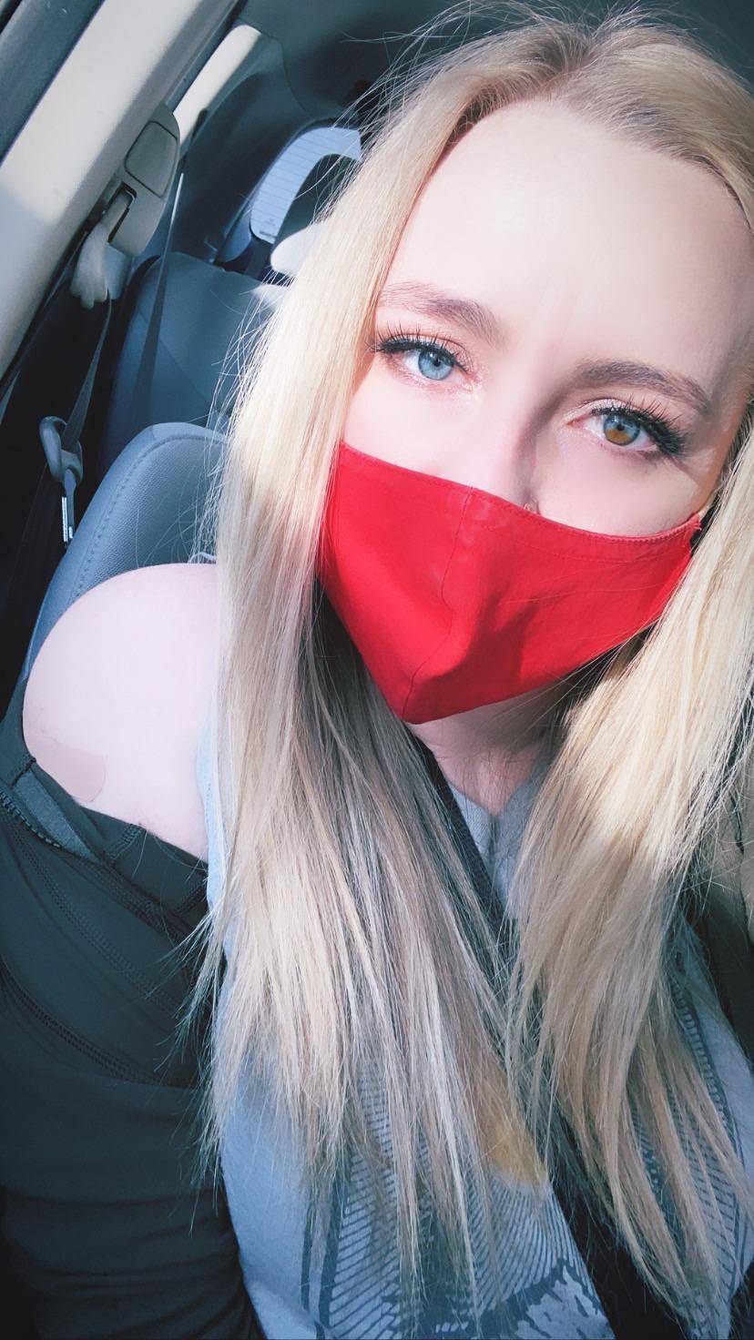 My little “freckle” aka sectoral heterochromia was really poppin when I took my vaccine selfie ...