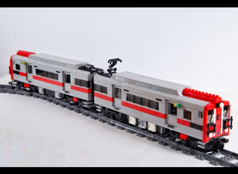 My M-8 commuter rail EMU. My first 7-wide train. | Scrolller