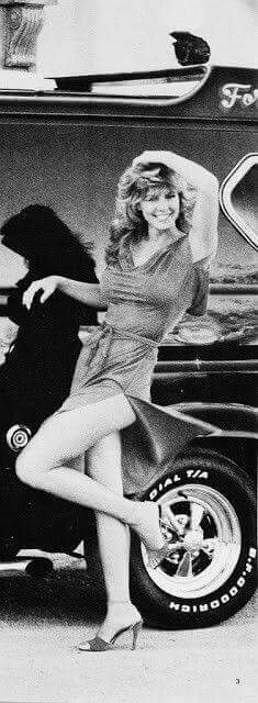 My mom, the custom van model? | Scrolller