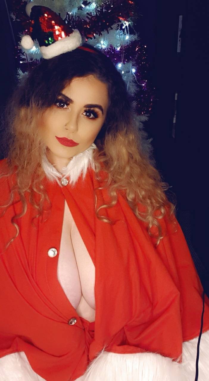 🎄 🎁 MY ONLYFANS IF FREE FOR THE REST OF THE DAY. A TRUE CHRISTMAS MIRACLE 🎄🎁 LINK BELOW | Scrolller