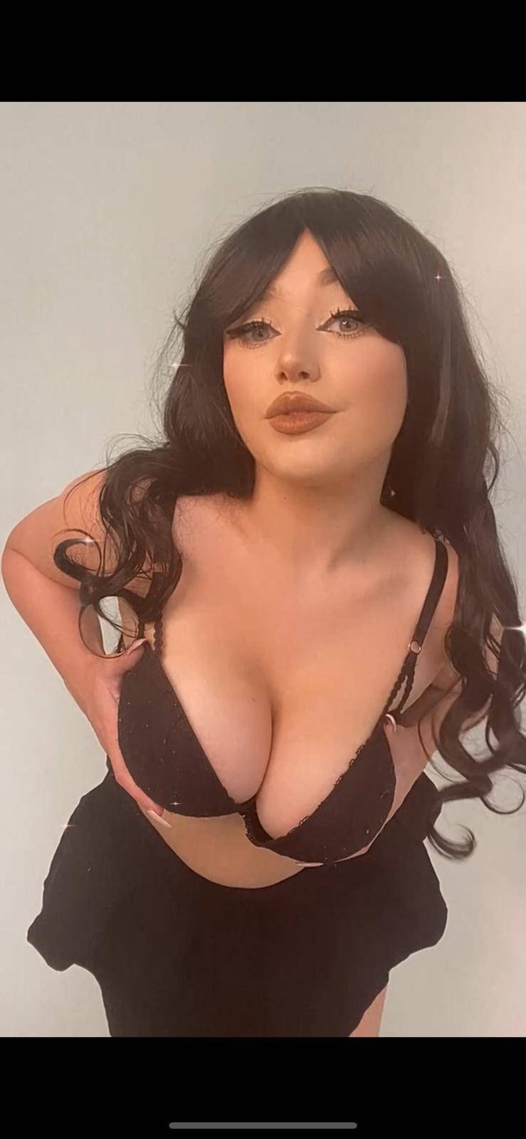 My Onlyfans is on fire 🔥🔥🔥 | Scrolller