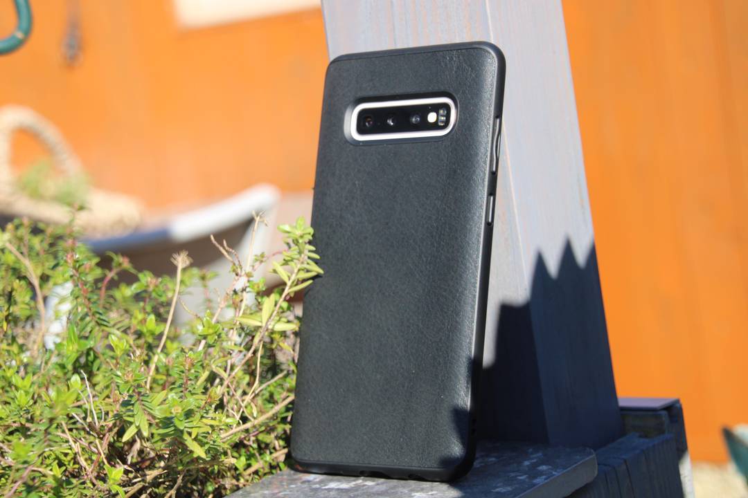 My S10 Plus with a Rhinoshield Case. Gotta stay protected (; | Scrolller