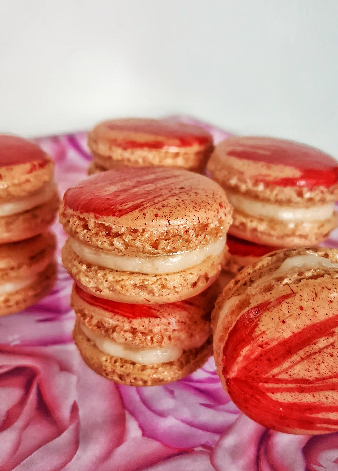 My second attempt of making macarons, filled with homegrown lemons cream and homemade mango jam ...