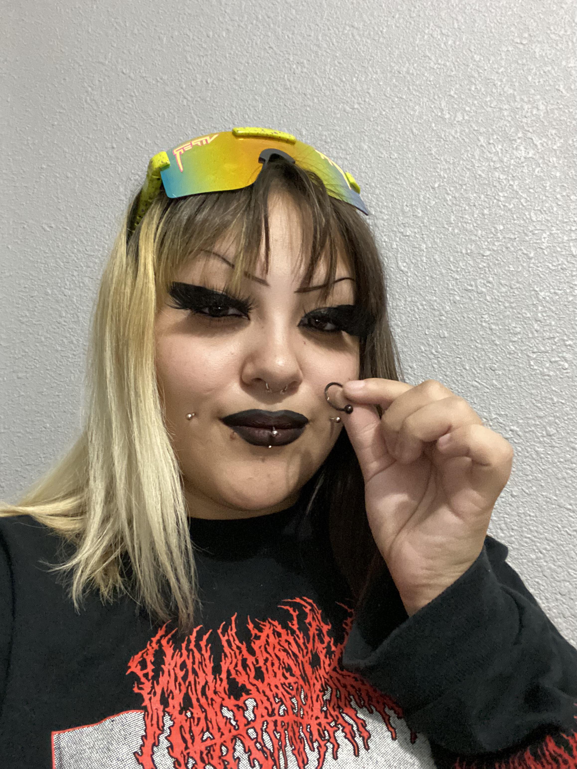 My septum is Finally healed and I’m ready to stretching my septum to a size 2g | Scrolller