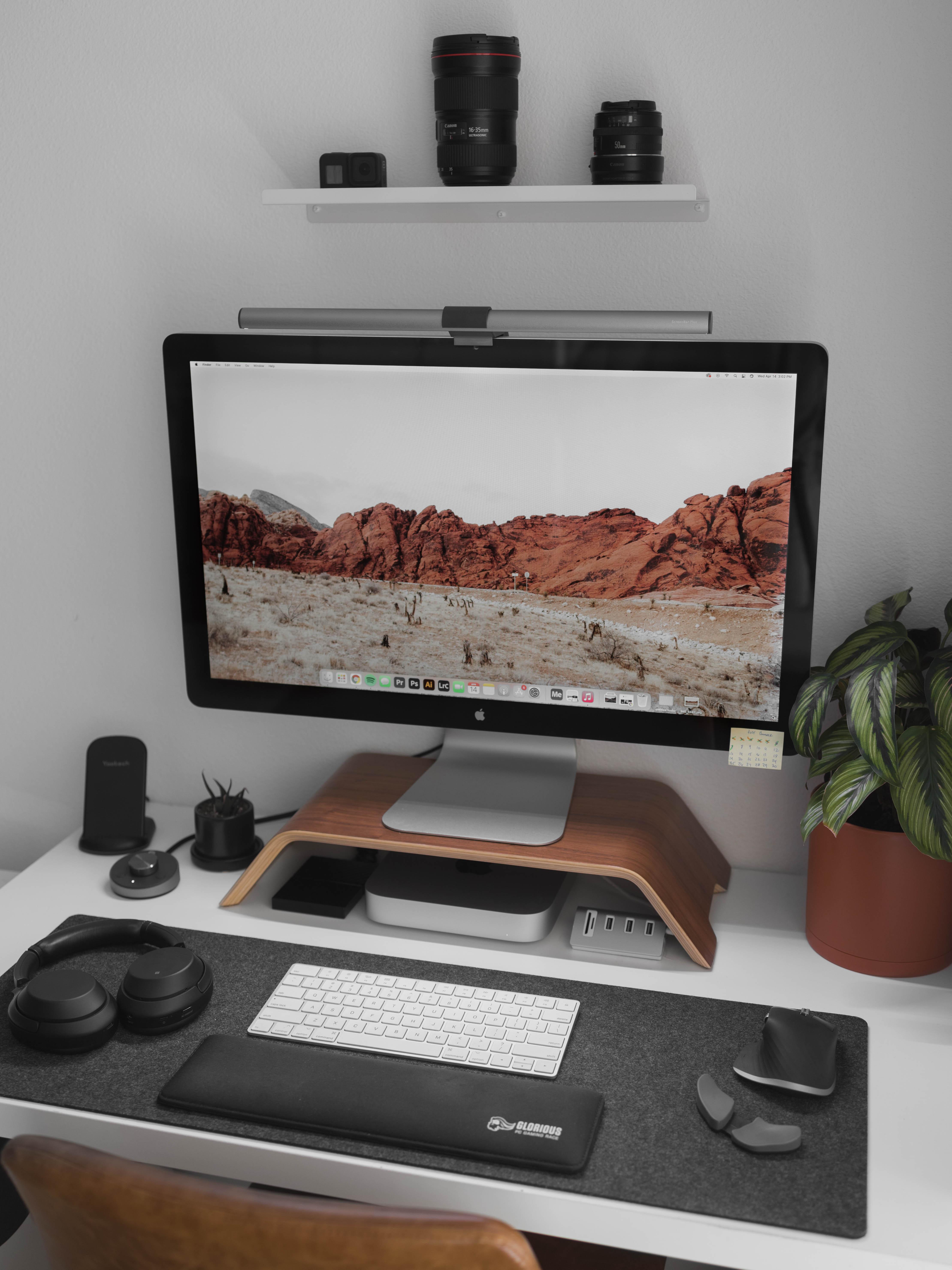 My Simple & Minimal WFH Set Up | Scrolller