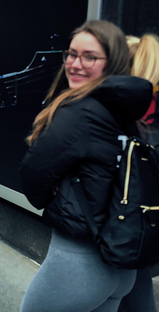 My sis 18 y.o | Scrolller