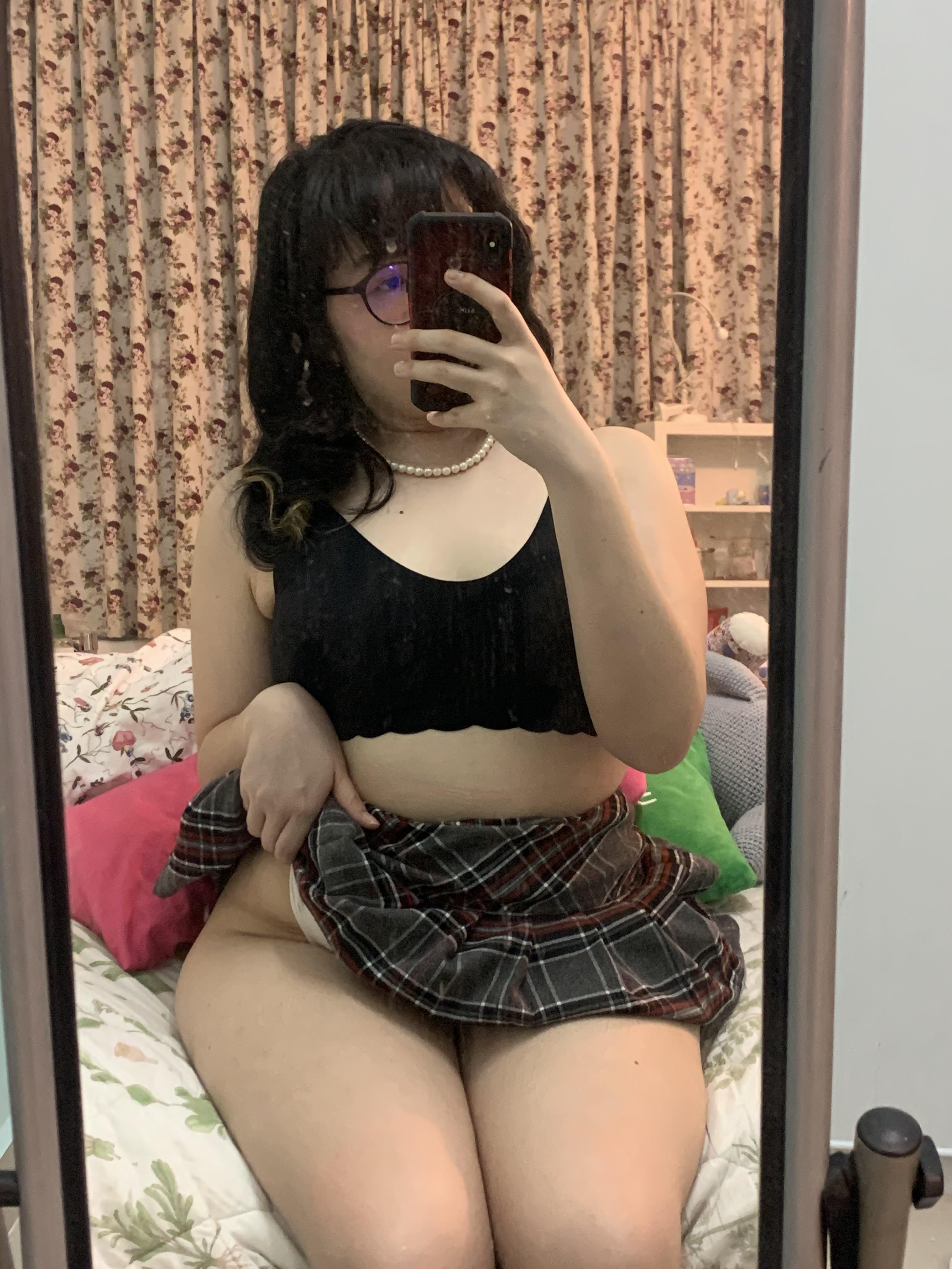 my thighs are so squishy | Scrolller