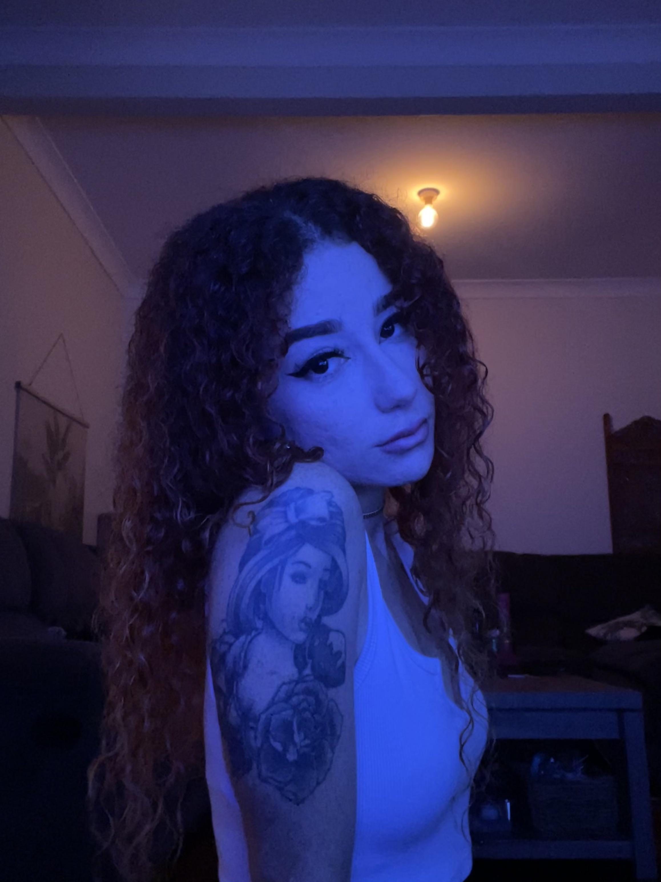 My “pass the fucking JOINT” face 🥰 | Scrolller