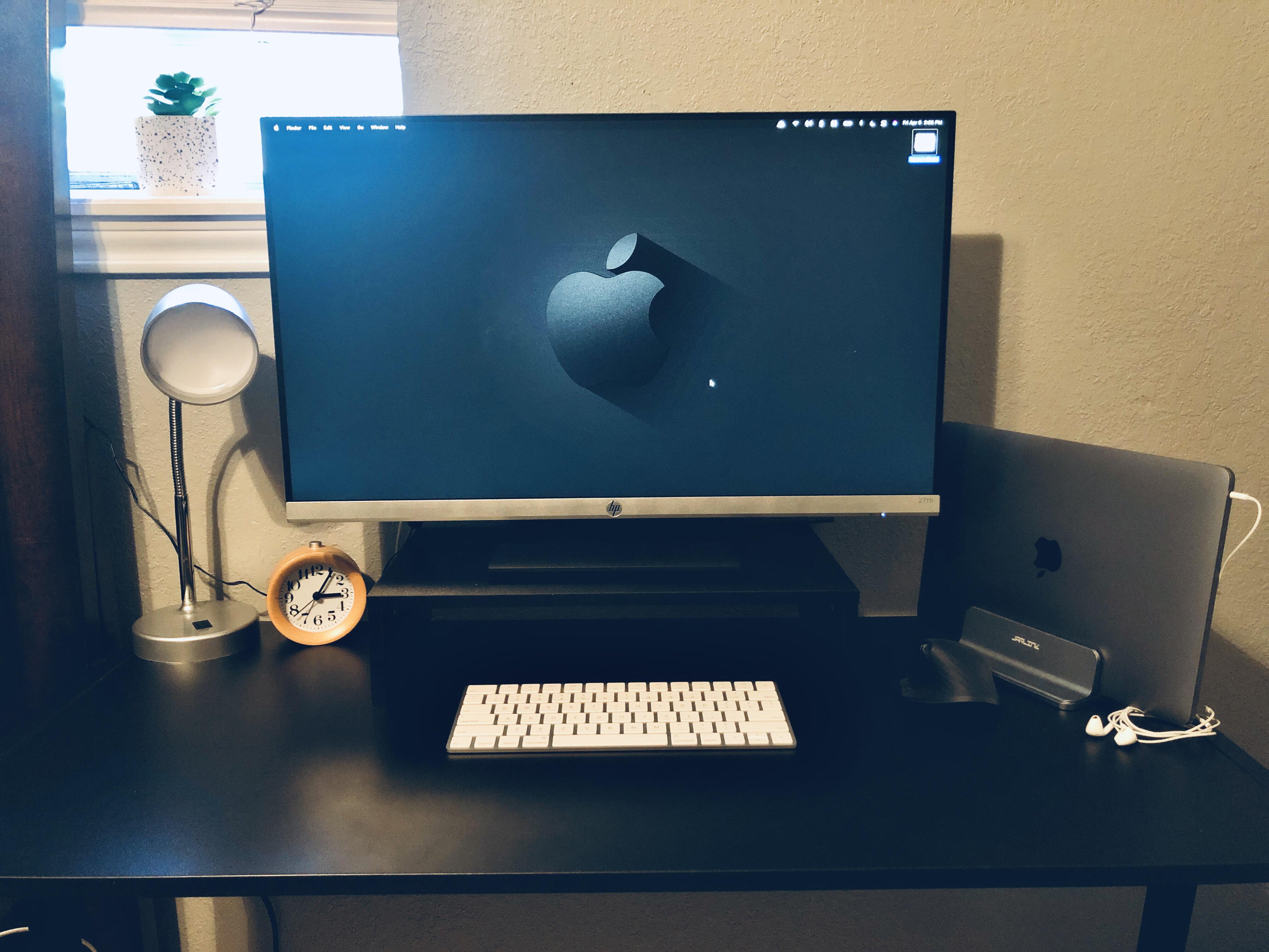 My wanna-be minimalist setup | Scrolller