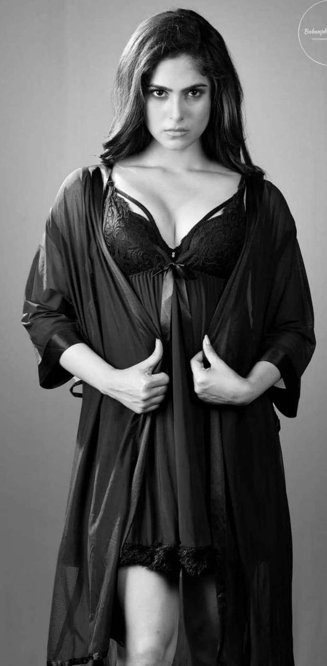 Naina Ganguly | Scrolller