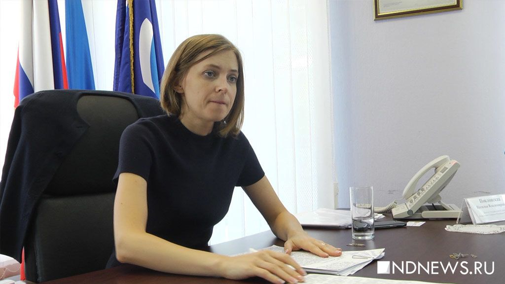 Natalia at her desk | Scrolller