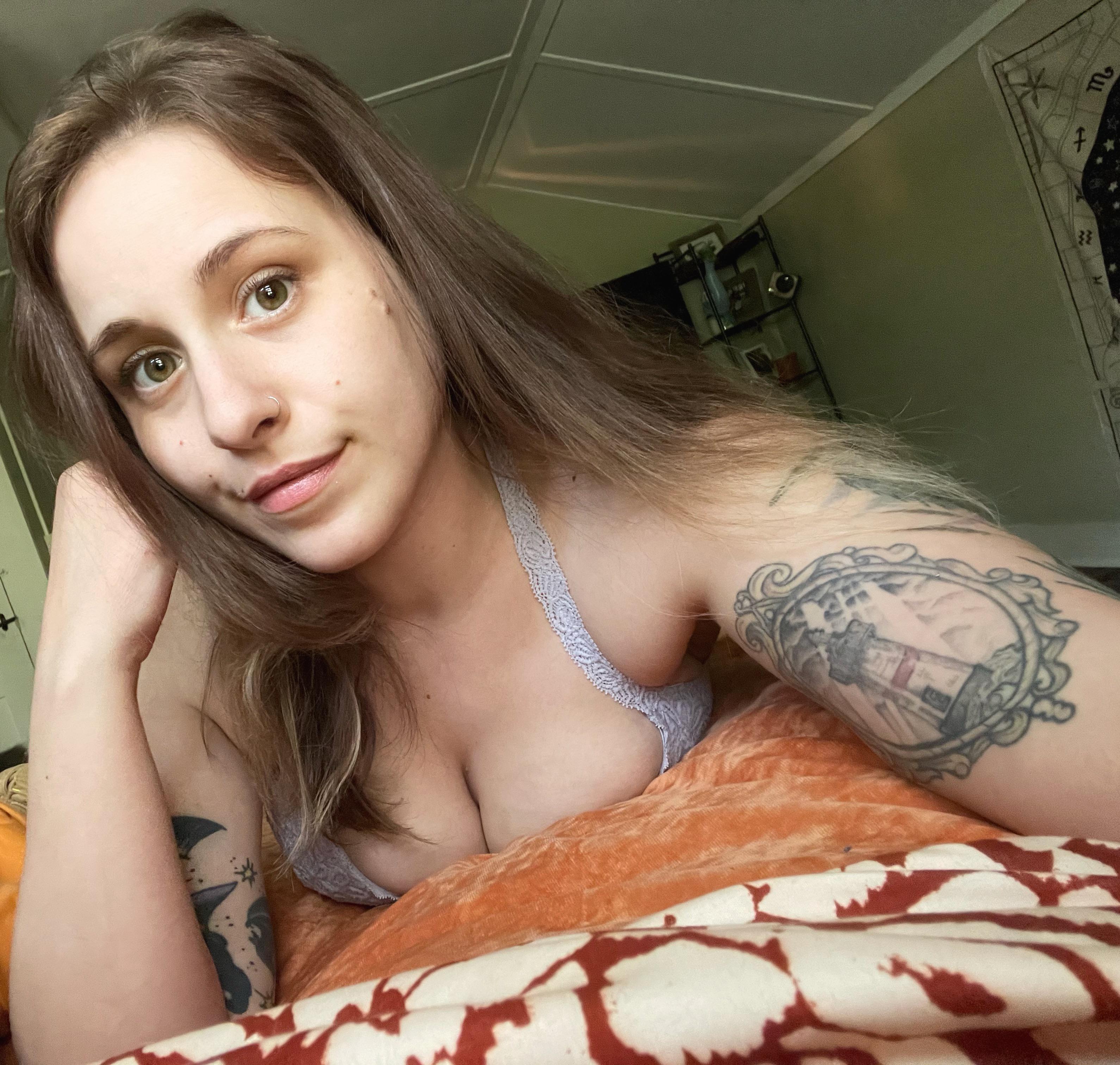 Natural alt girl | Scrolller