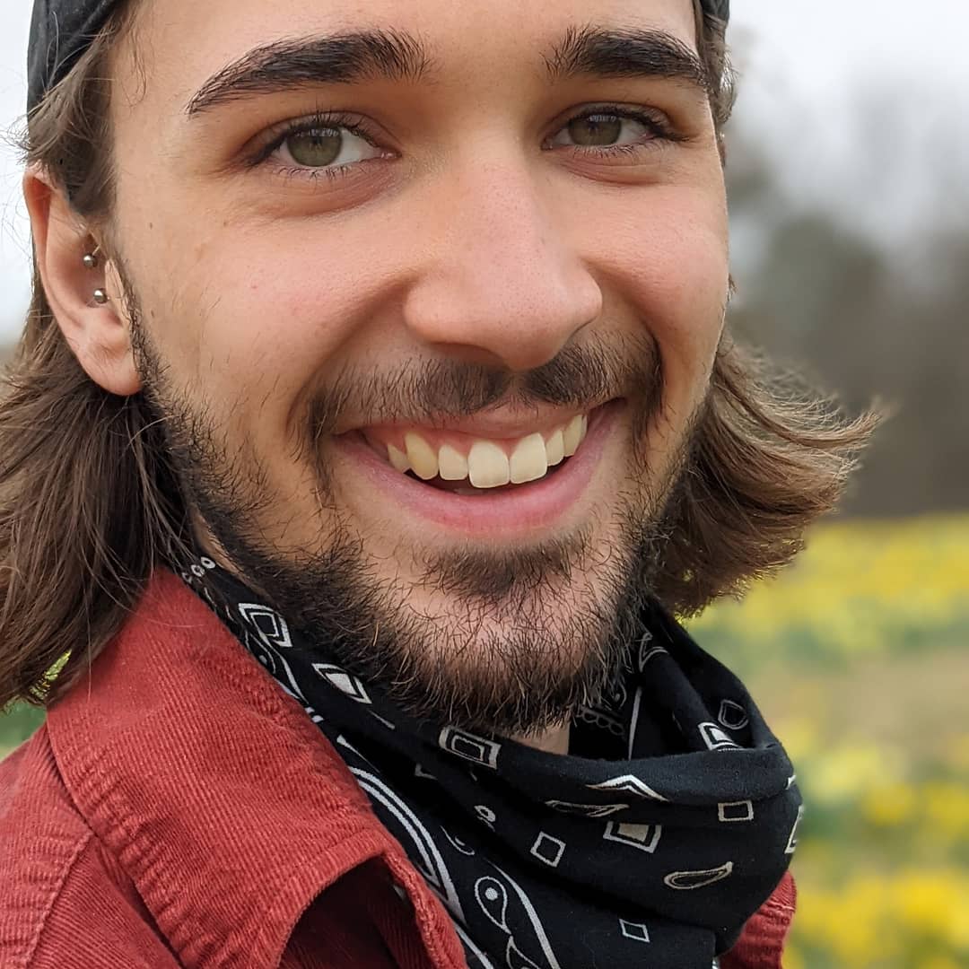 Natural Light Portrait From A Field Of Daffodils Scrolller