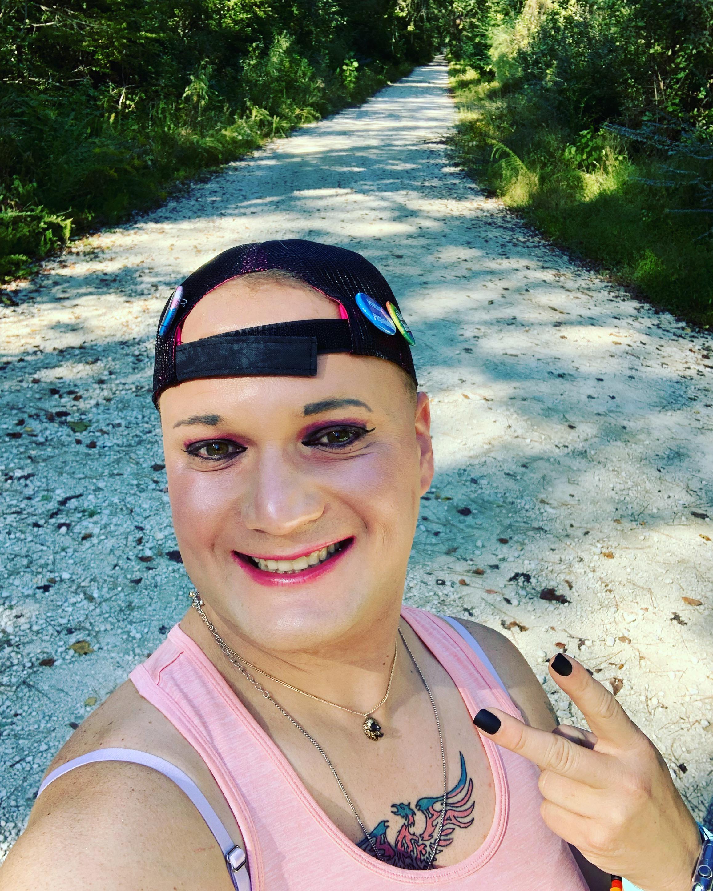 Nature hikes just make life worth it. | Scrolller