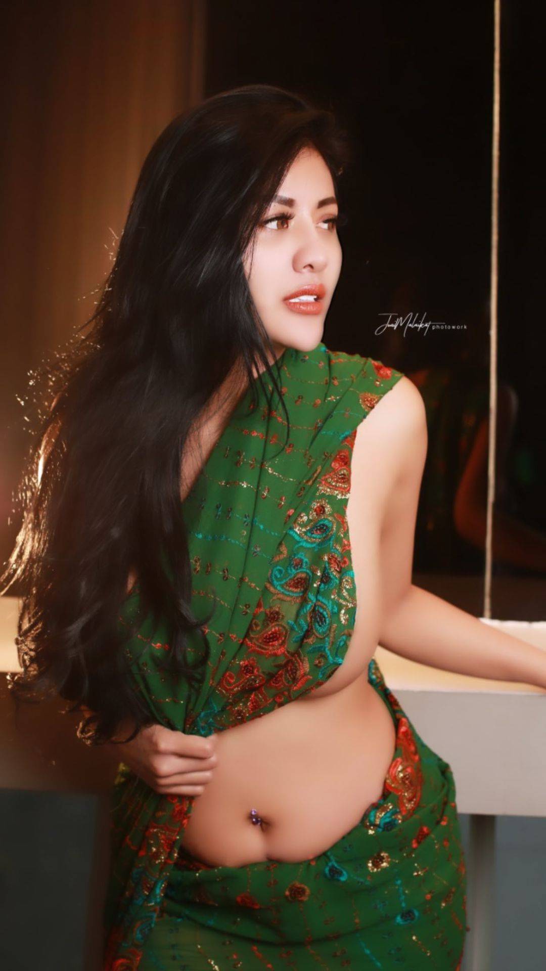 Navel queen | Scrolller