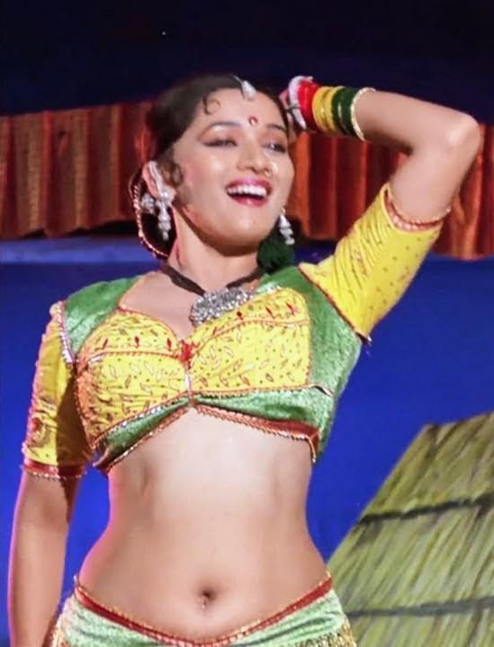 Navel Queen | Scrolller