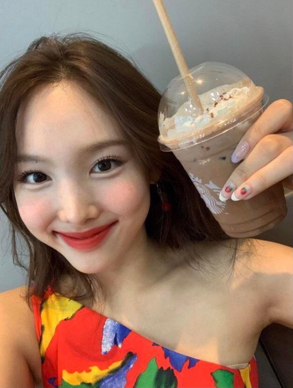 Nayeon | Scrolller