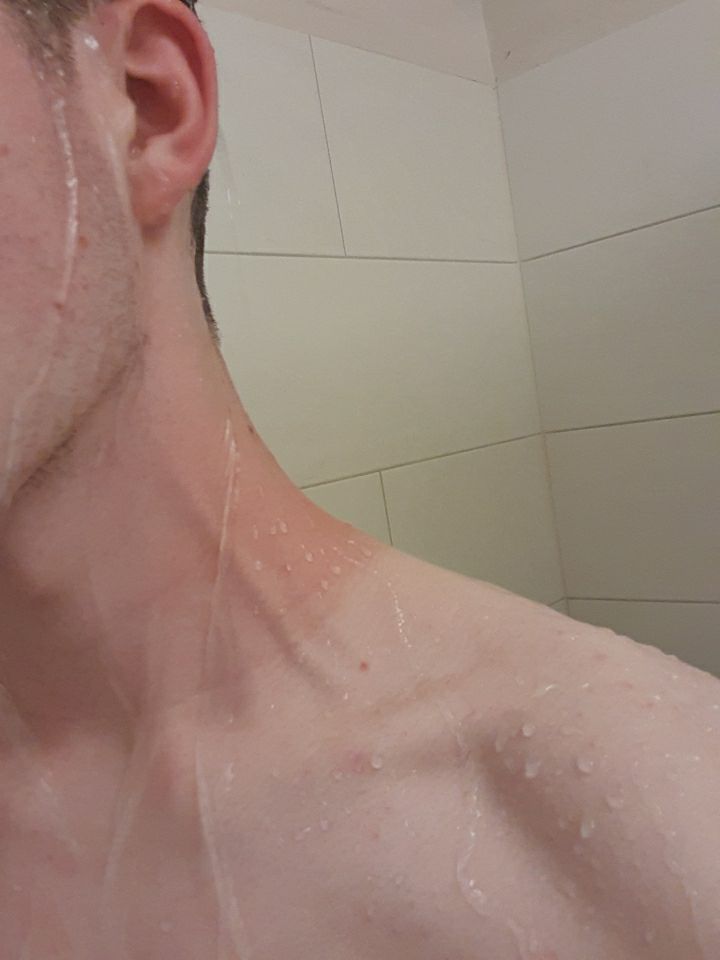 Neck Pic 😳 hah | Scrolller