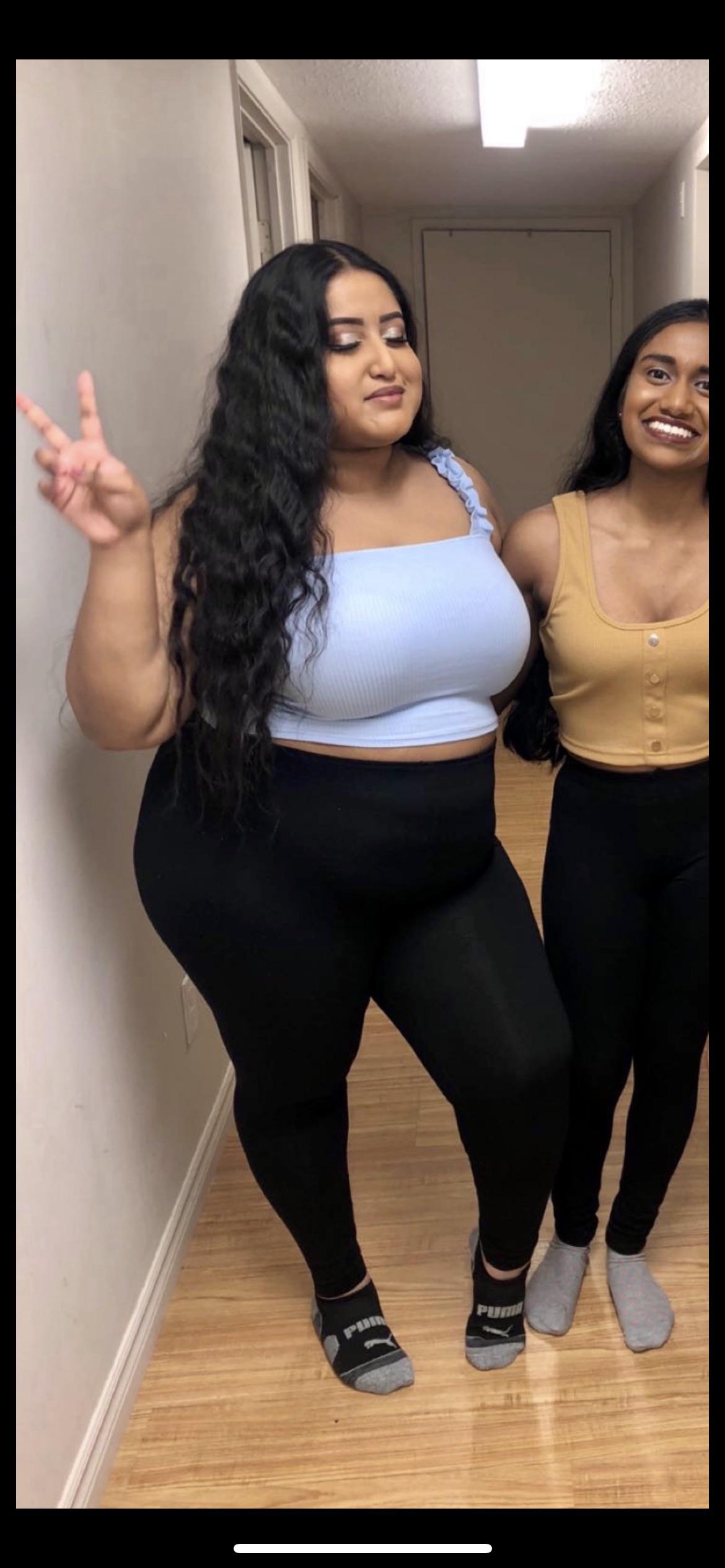 Who wants to stroke to her photos with me? | Scrolller