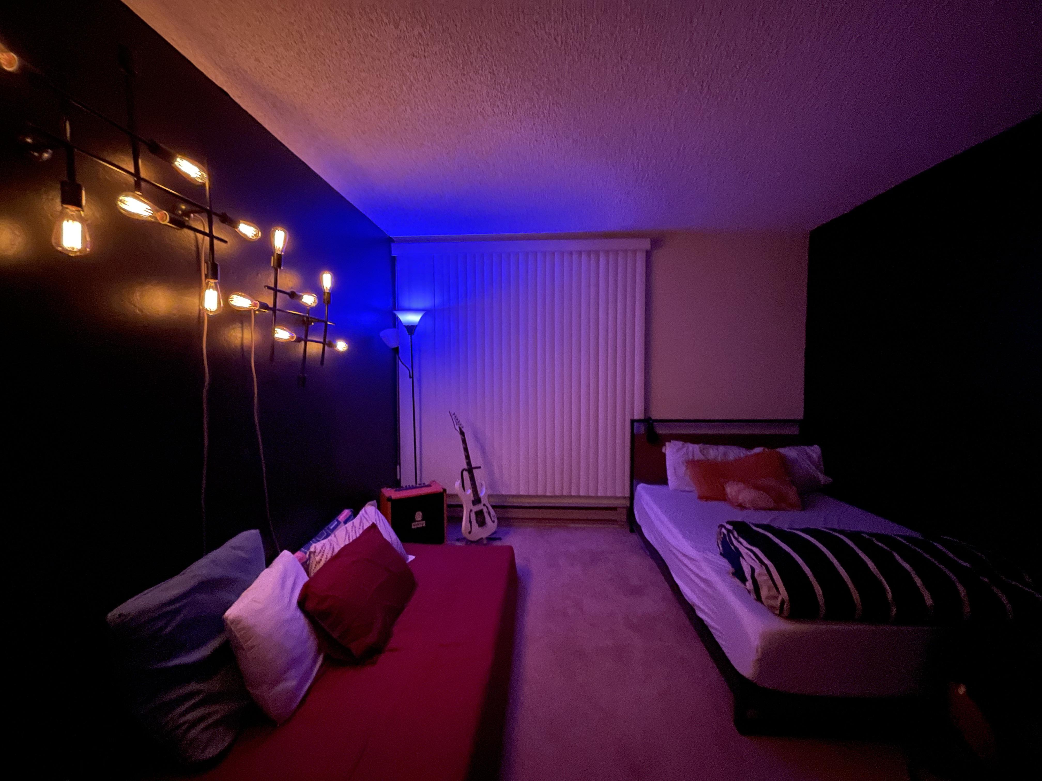 Need suggestions to build the left corner/wall (removing the ground mattress) making it a music ...