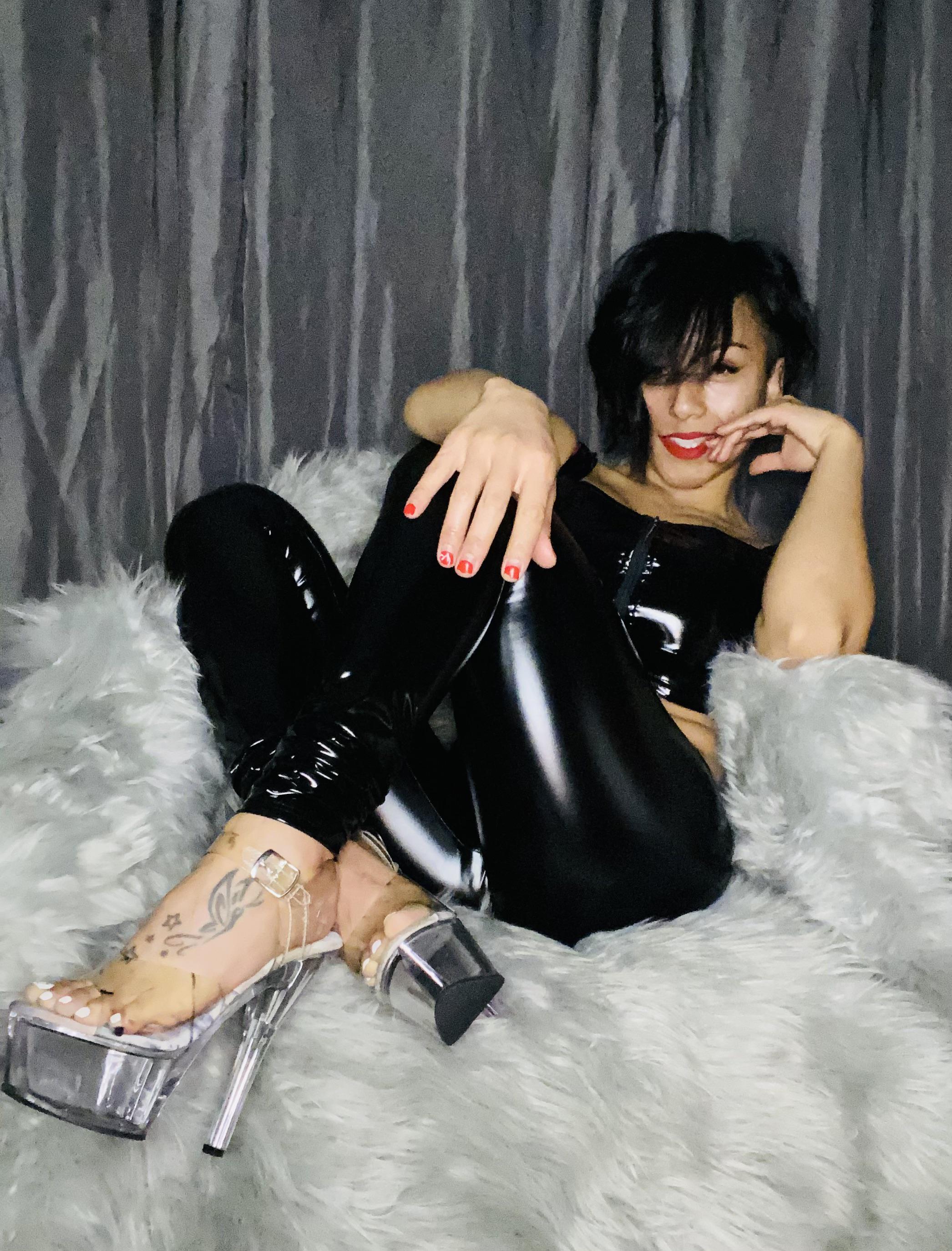 Jezzabelle G. 💋 | Scrolller