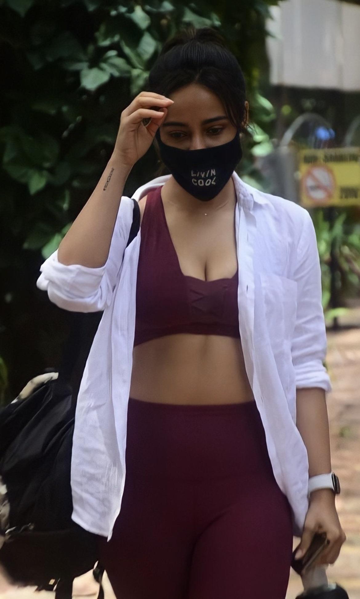 Neha Sharma hot cleavage | Scrolller