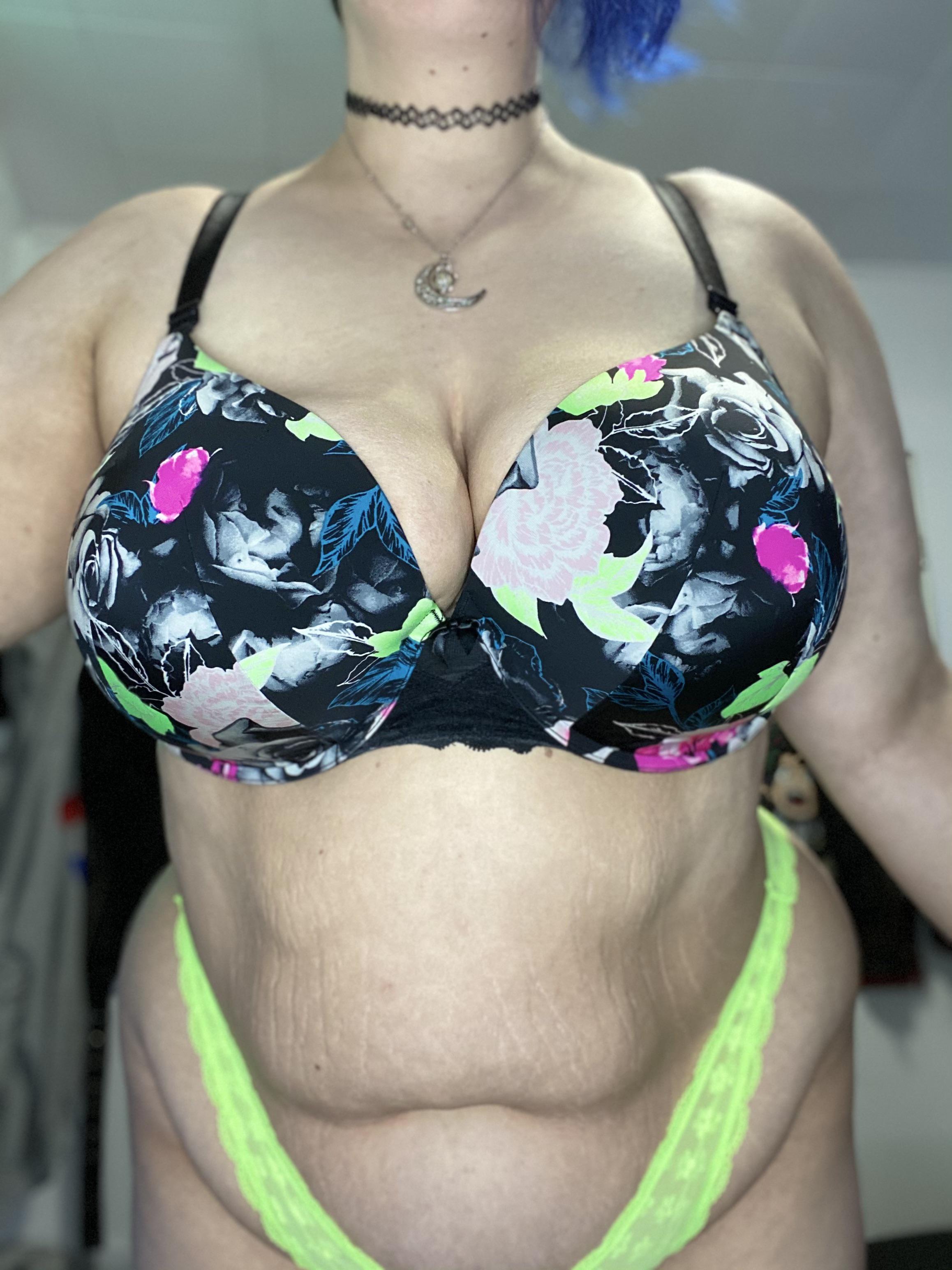 Neon 💚 | Scrolller