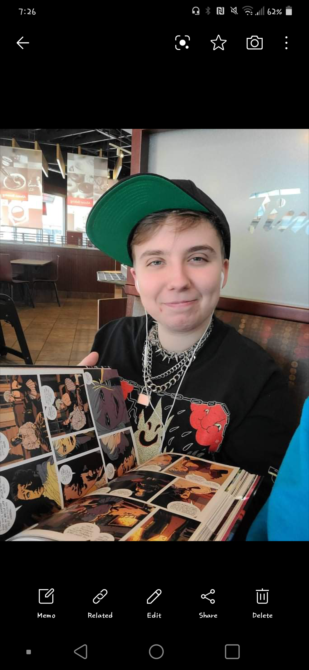 Nerd alert ! 🤓 nothing beats a good comic 🌞 | Scrolller