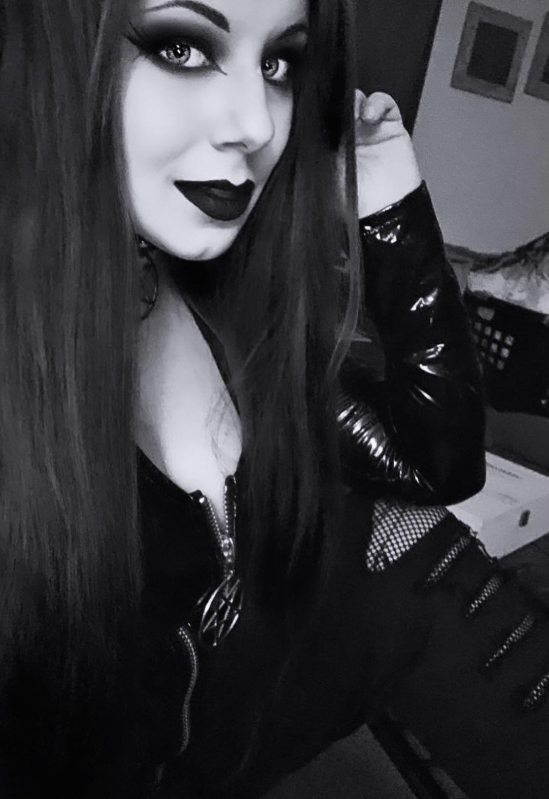 Nervous for my first time posting here because you all are SO beautiful & spooky!! | Scrolller