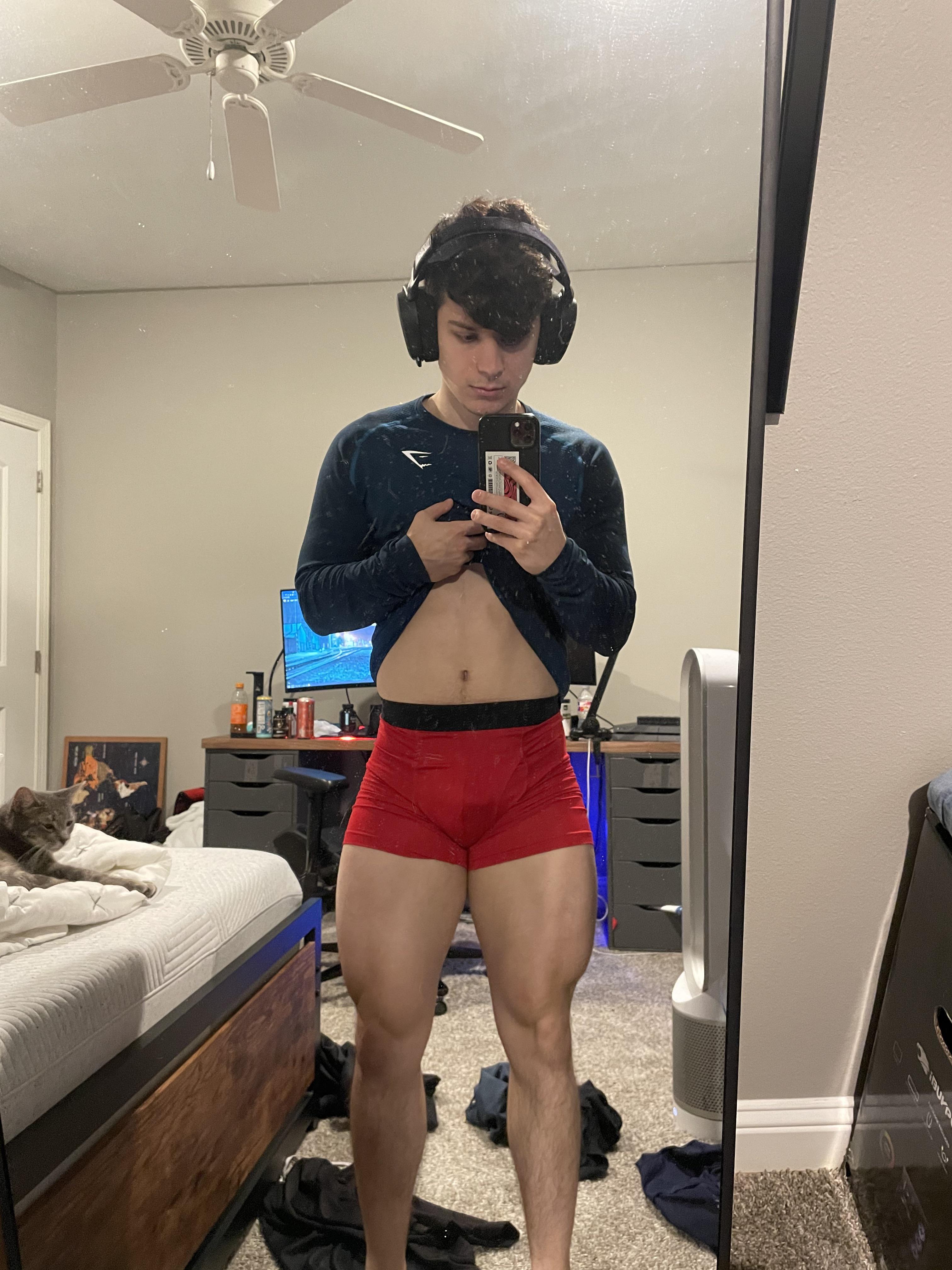 Never skip legs 🍆🐺 | Scrolller