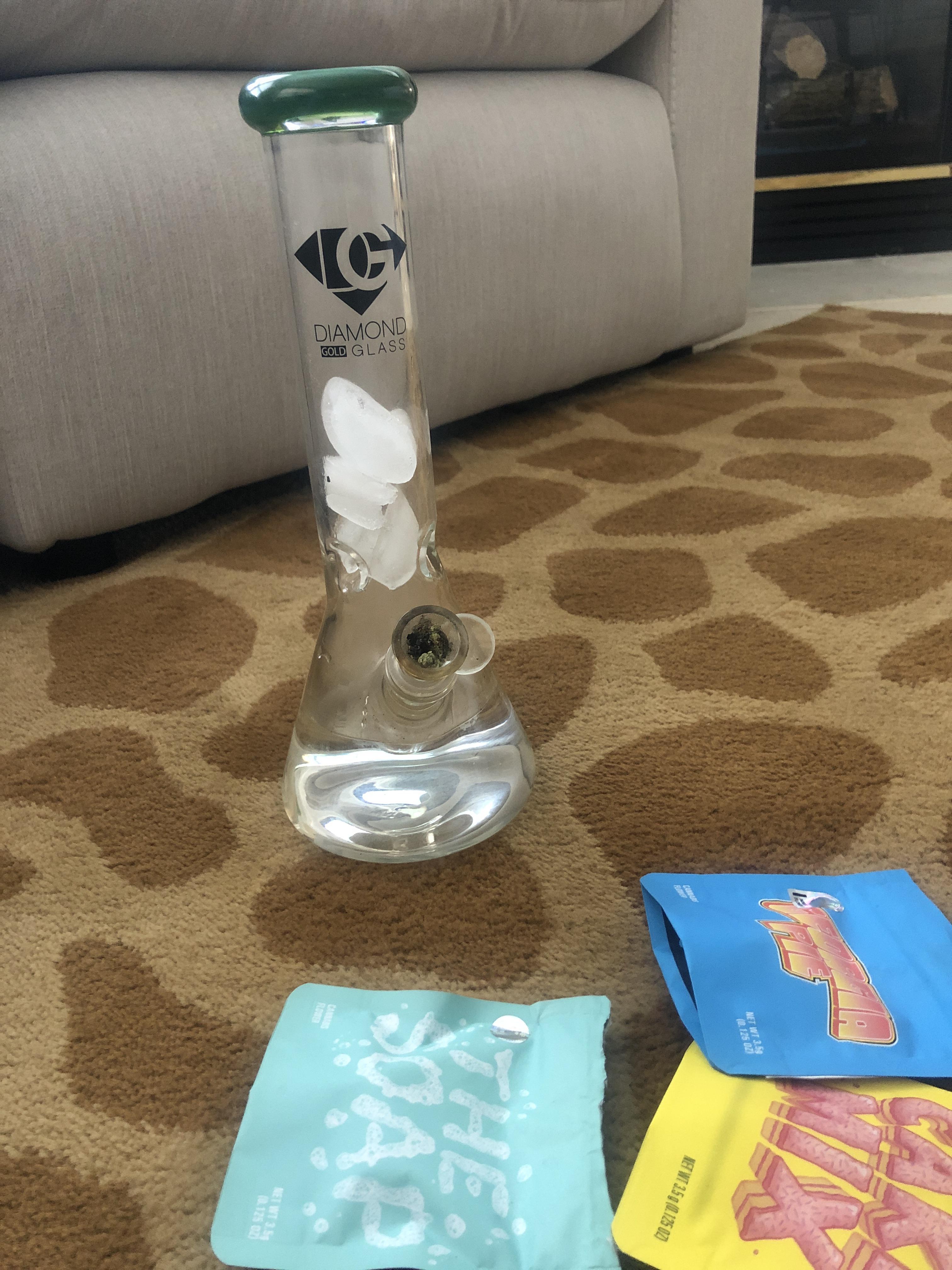 New bong who this? | Scrolller