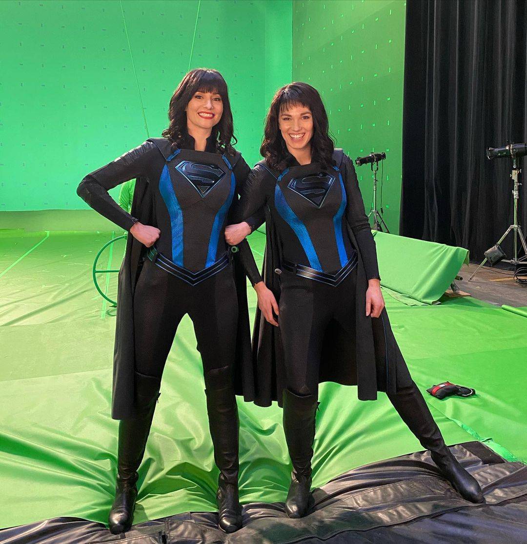 New BTS photo of Chyler and her stunt double! | Scrolller