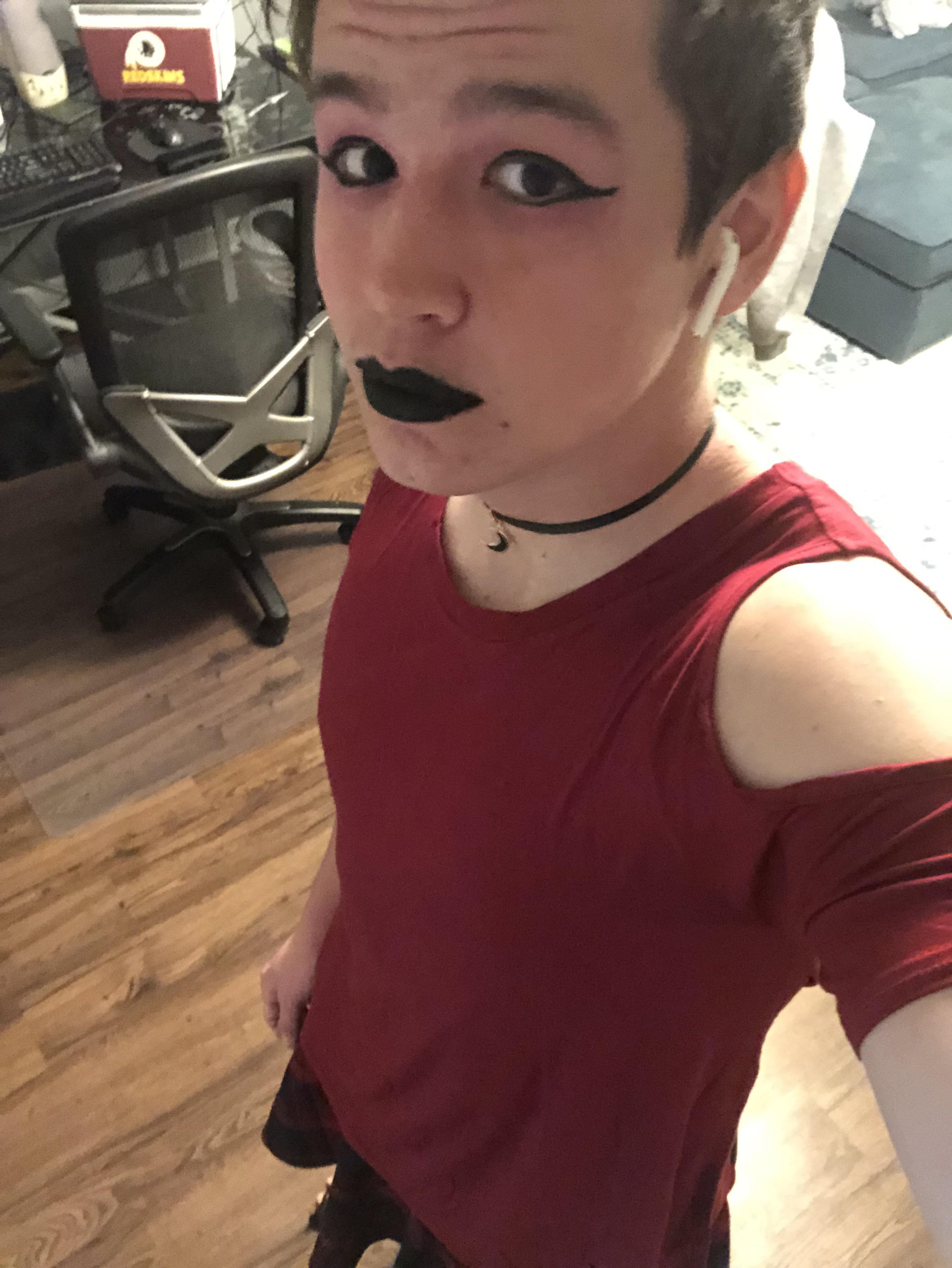 New choker 🥰 | Scrolller