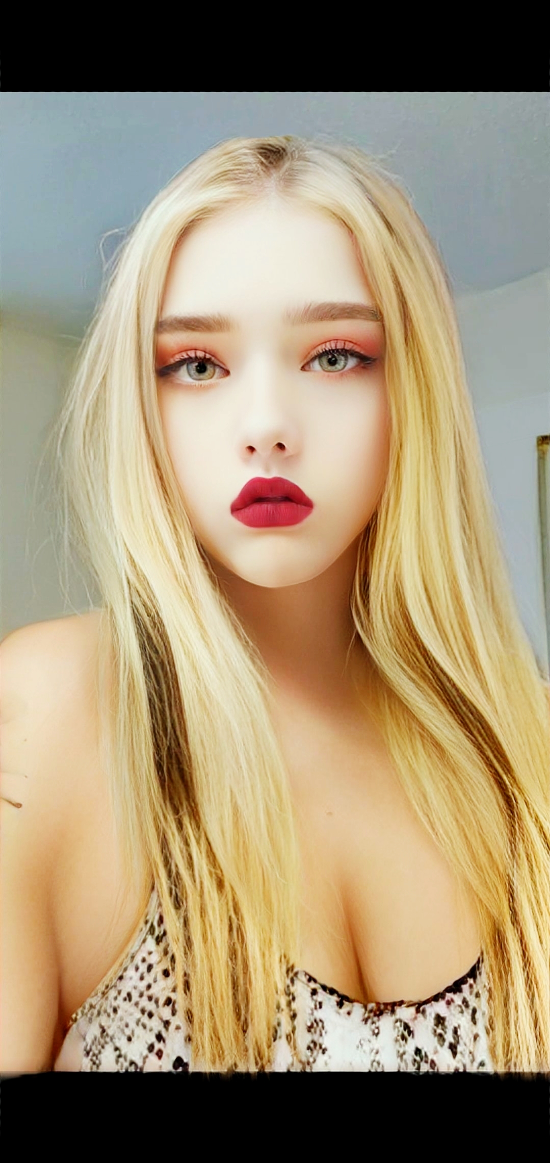 New dress shows off some boob 👗 | Scrolller