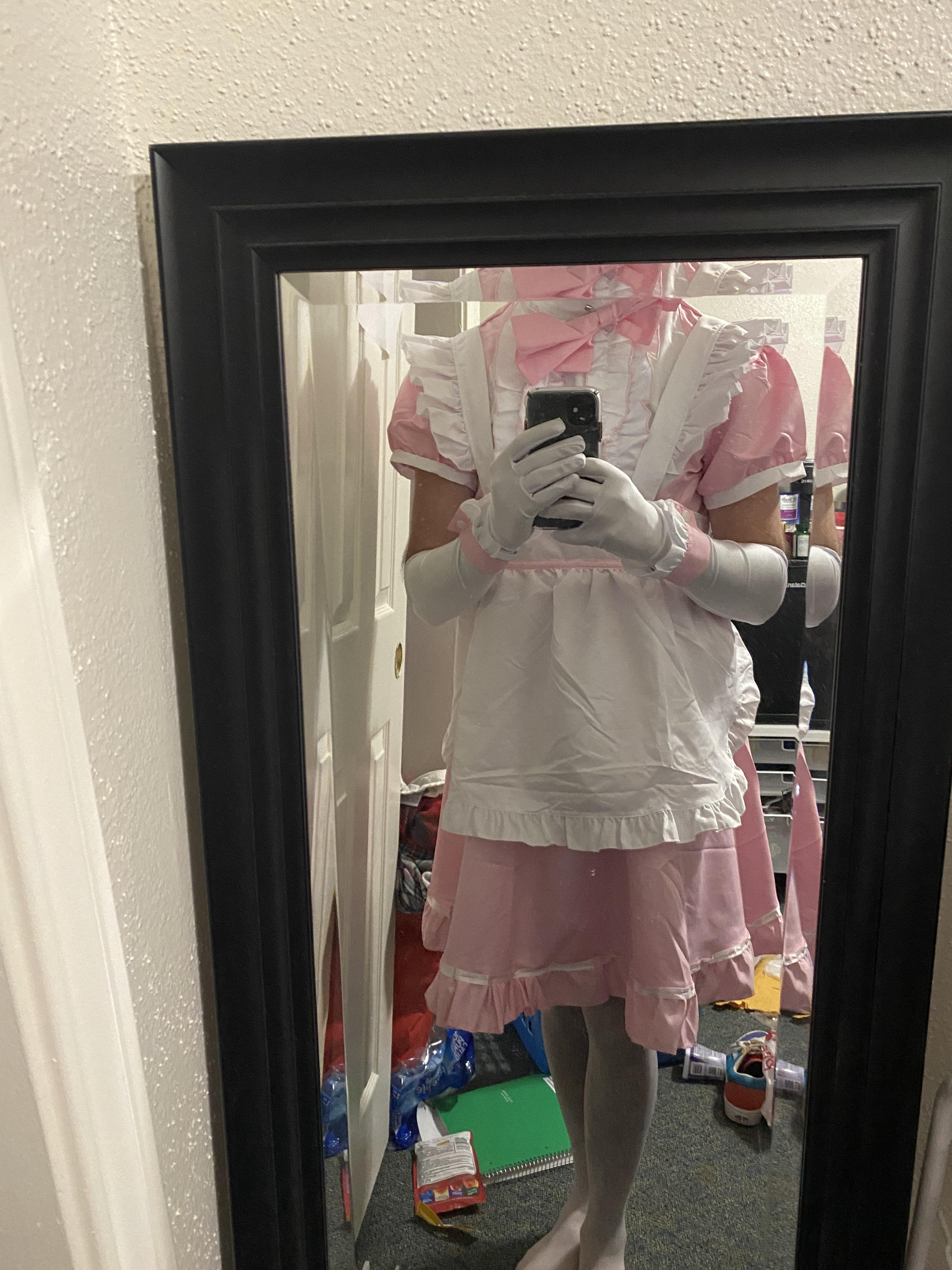 new maid outfit. this is also my first time crossdressing in years and as an adult. | Scrolller