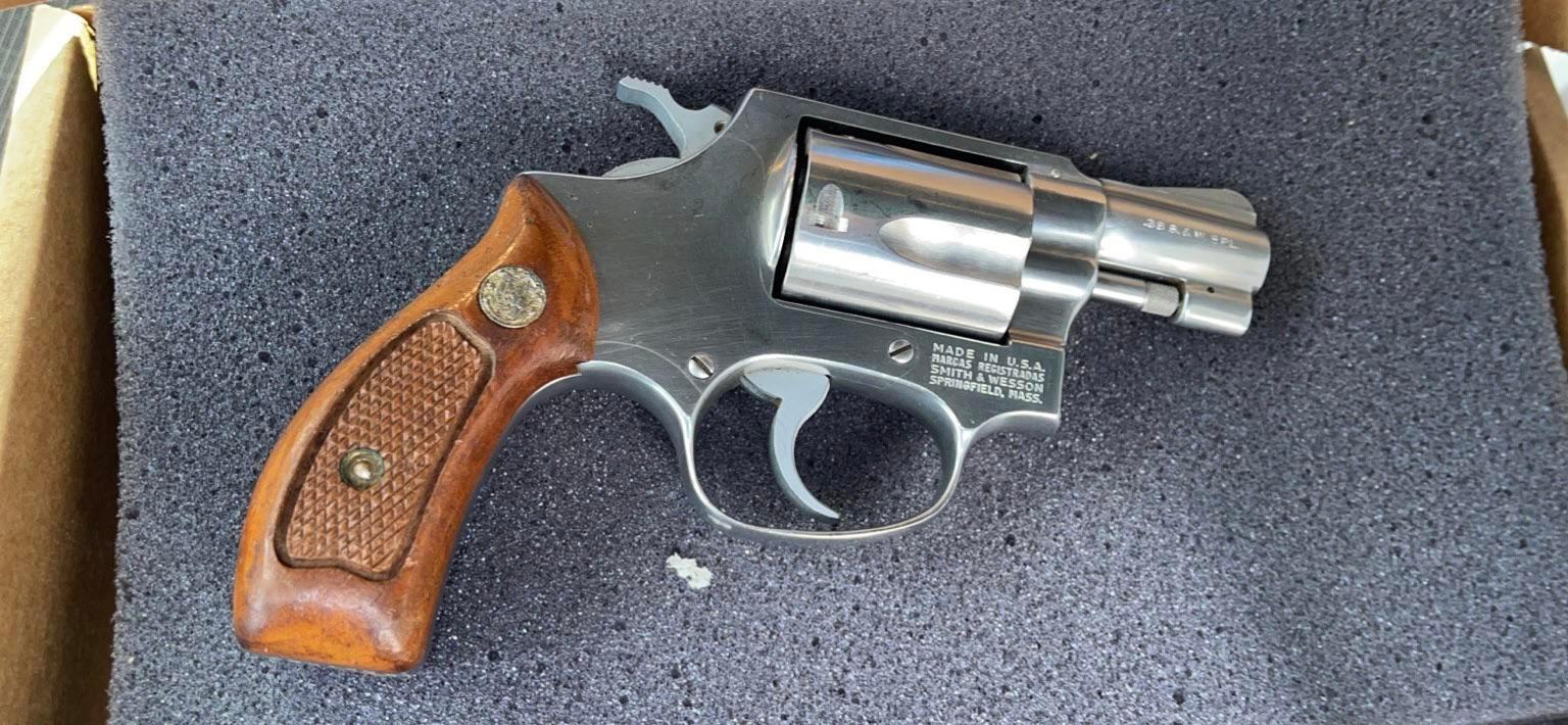 New to me S&W model 60 no dash. | Scrolller