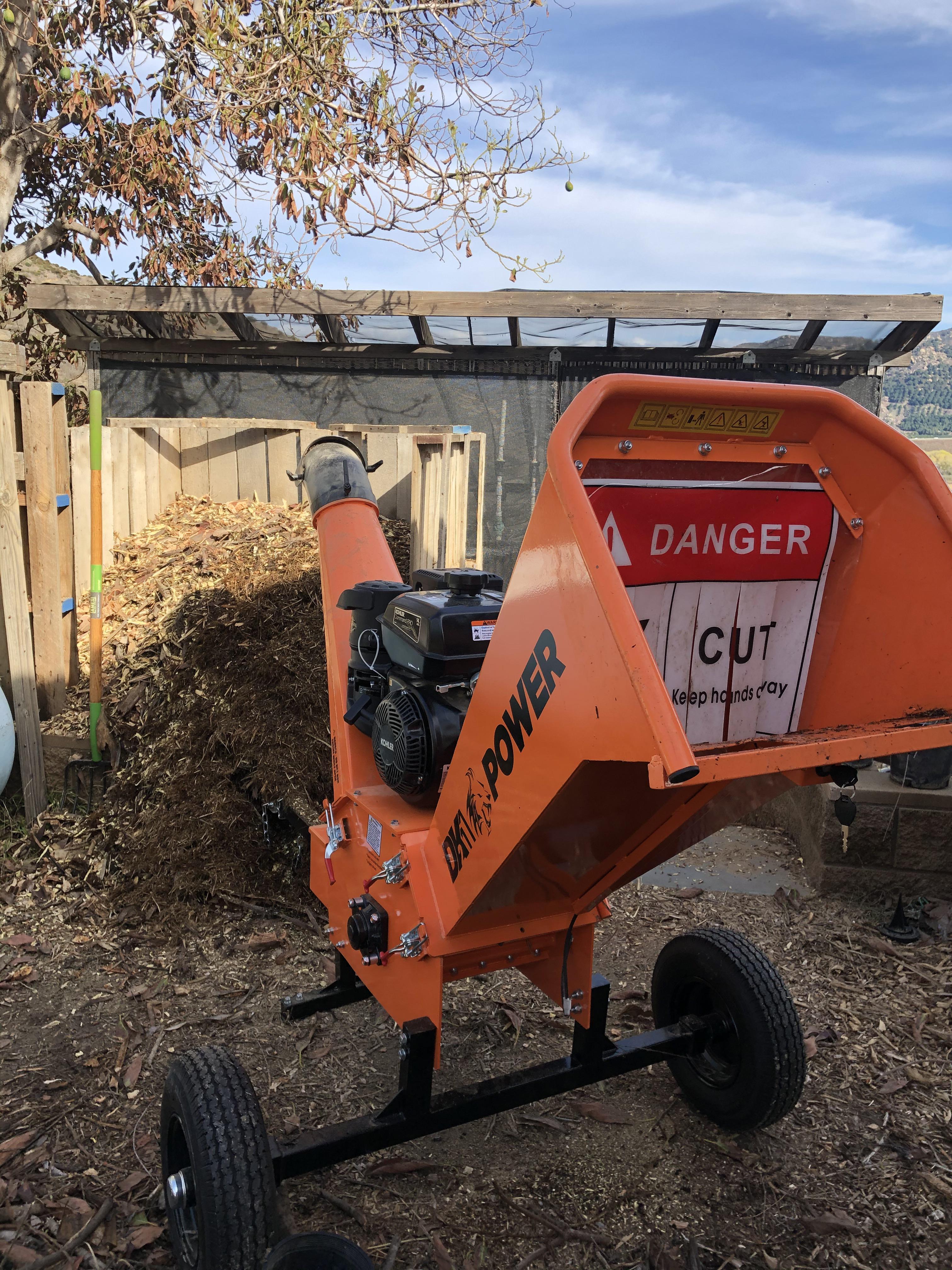New wood chipper = new compost pile | Scrolller