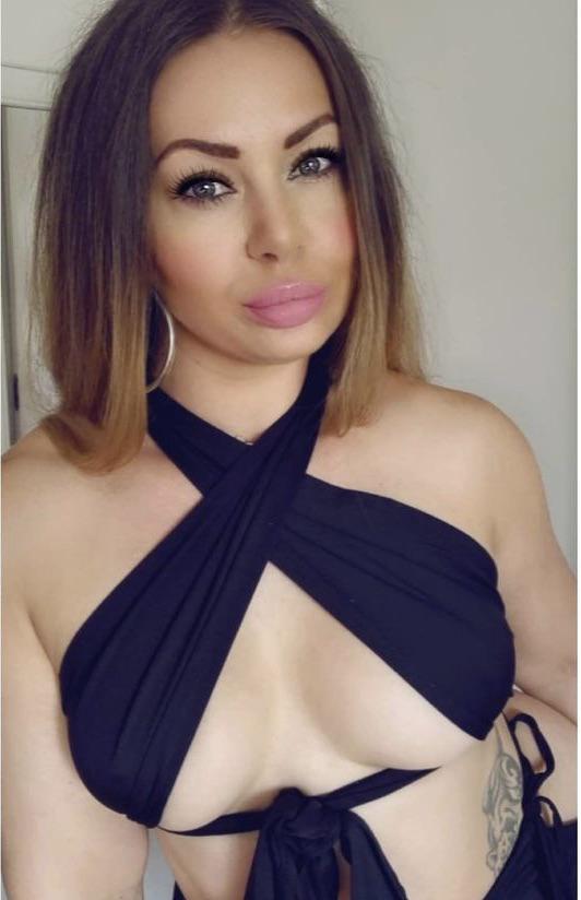 Ngl this pic really is doing it for me | Scrolller