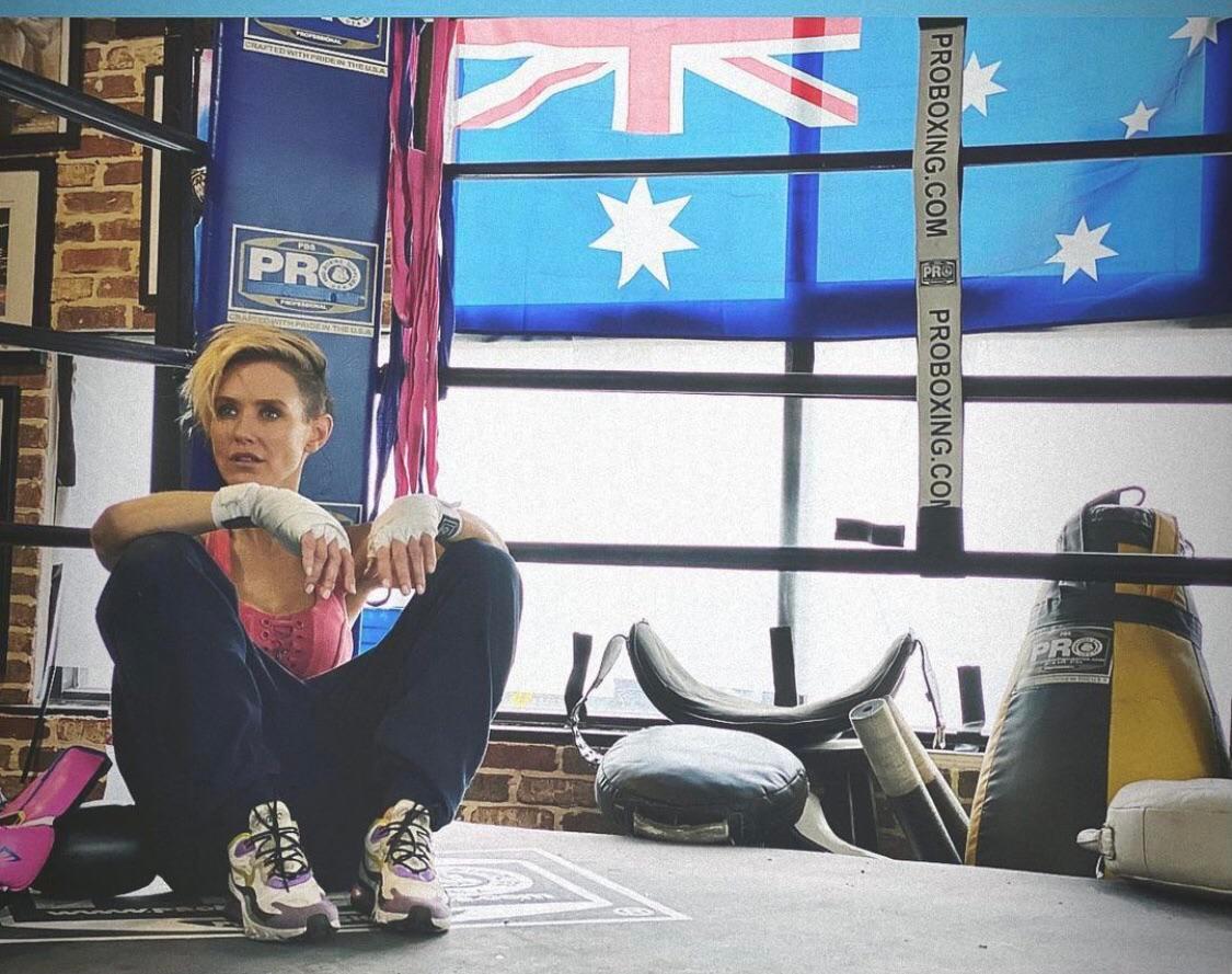 Nicky Whelan | Scrolller