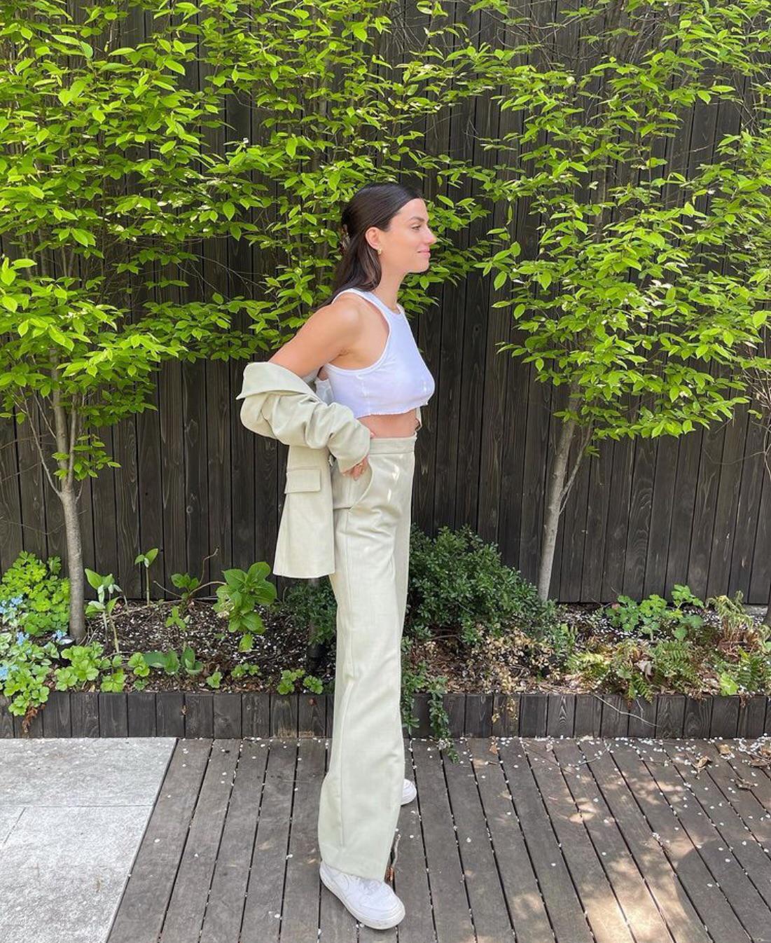 Nicole Harrison Aussie model looking cute | Scrolller