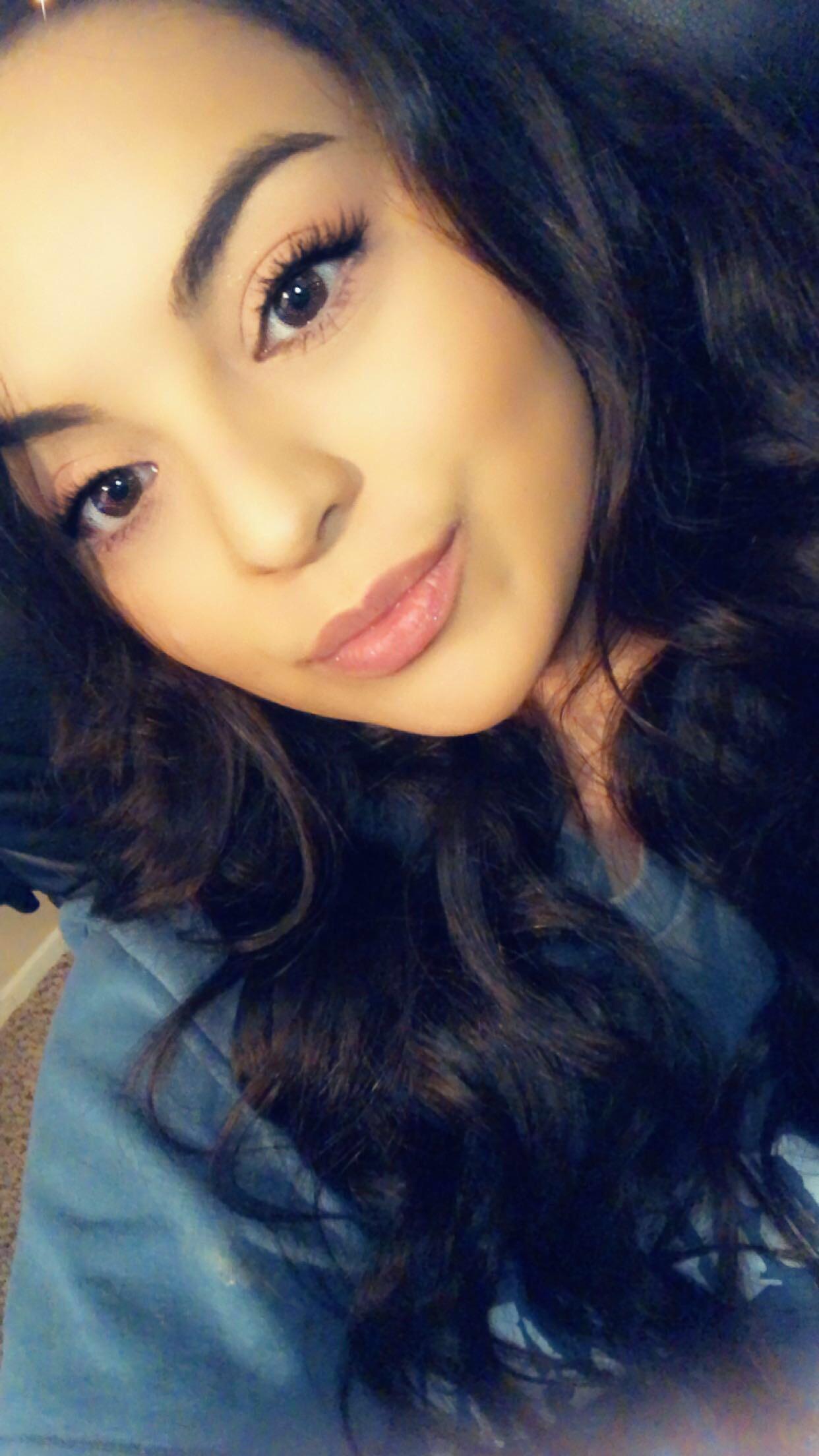 Night selfie 🌙 [25f] | Scrolller