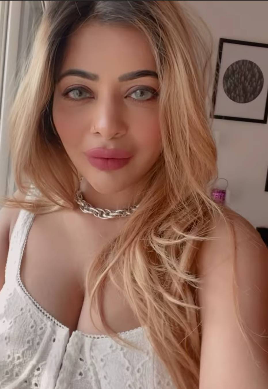 Niharika Agarwal | Scrolller