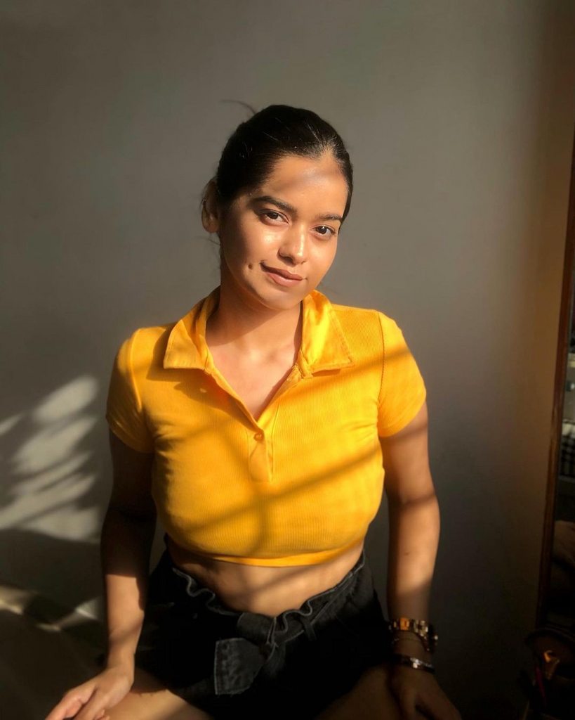 Niharika Kaur | Scrolller