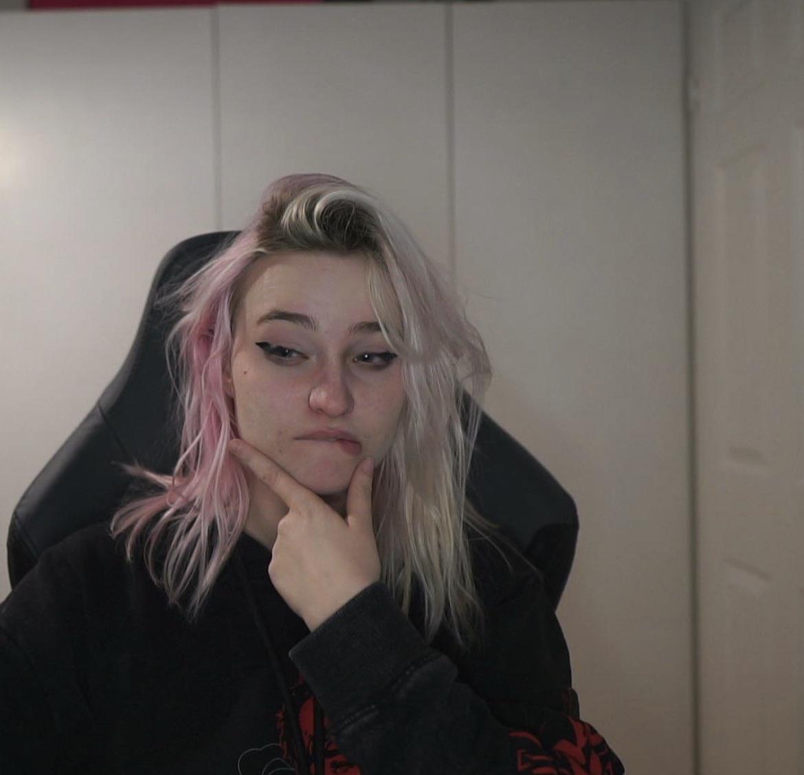 niki lipbite 🥲 | Scrolller