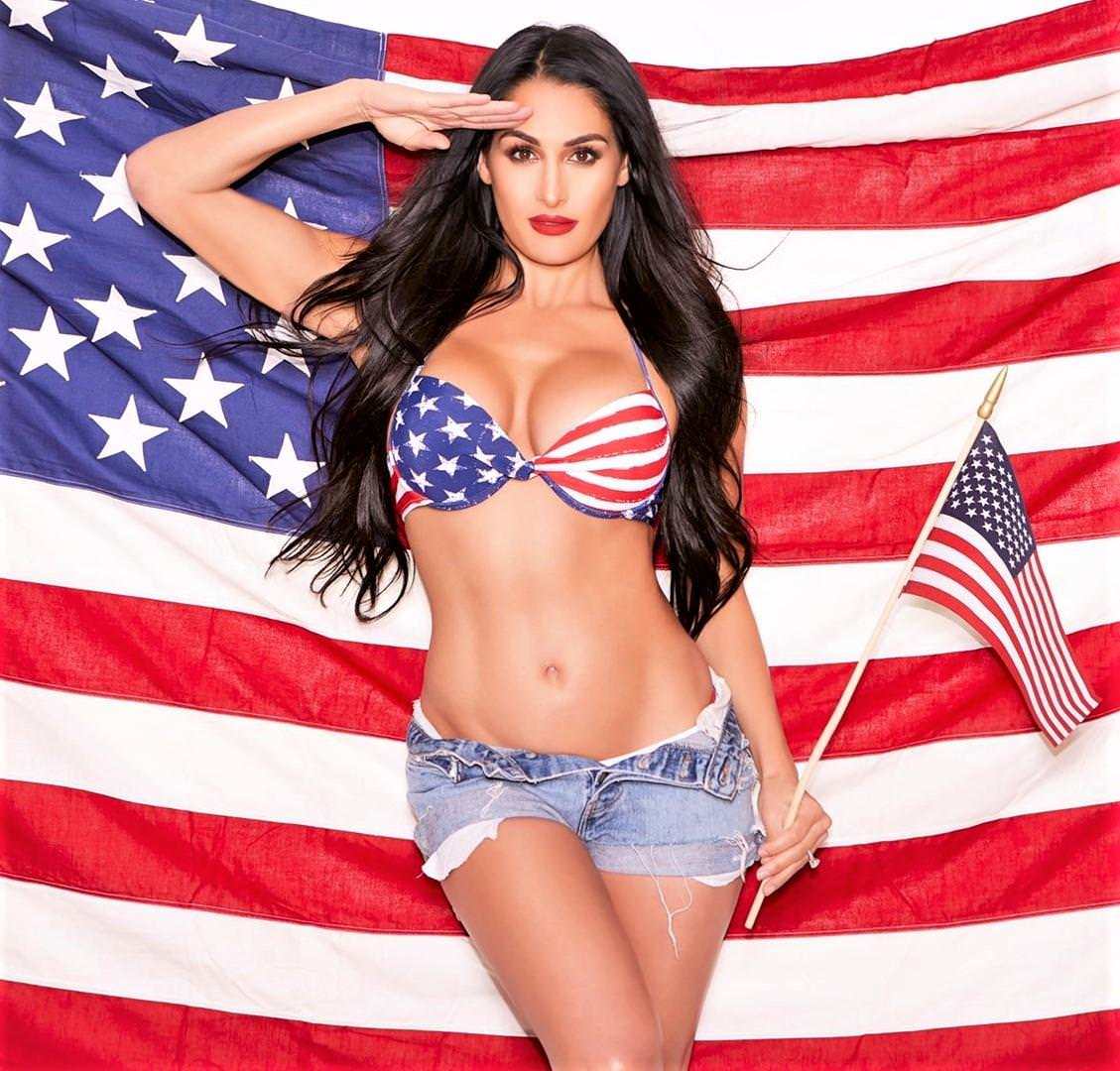 Nikki Bella | Scrolller