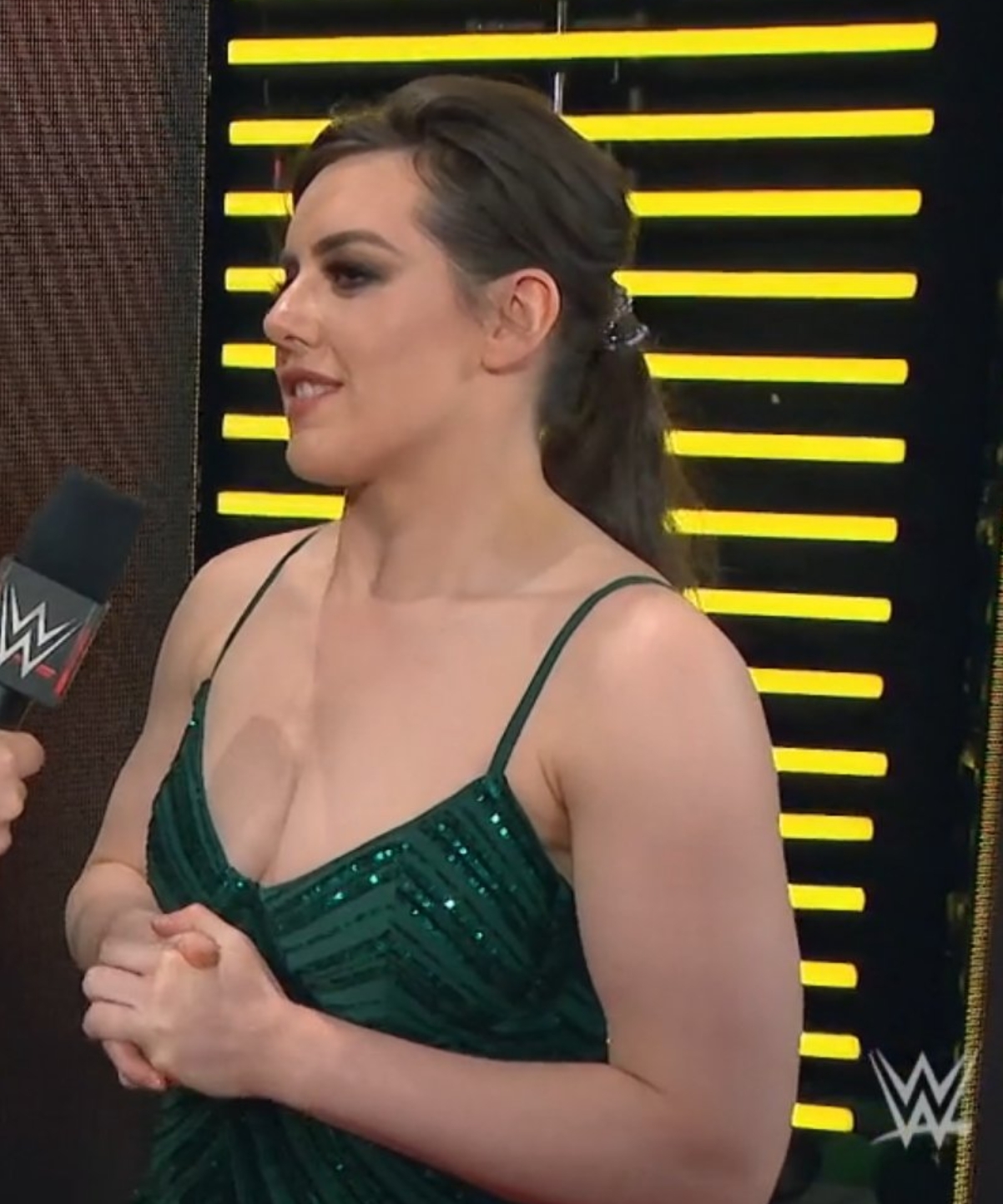 Nikki Cross | Scrolller